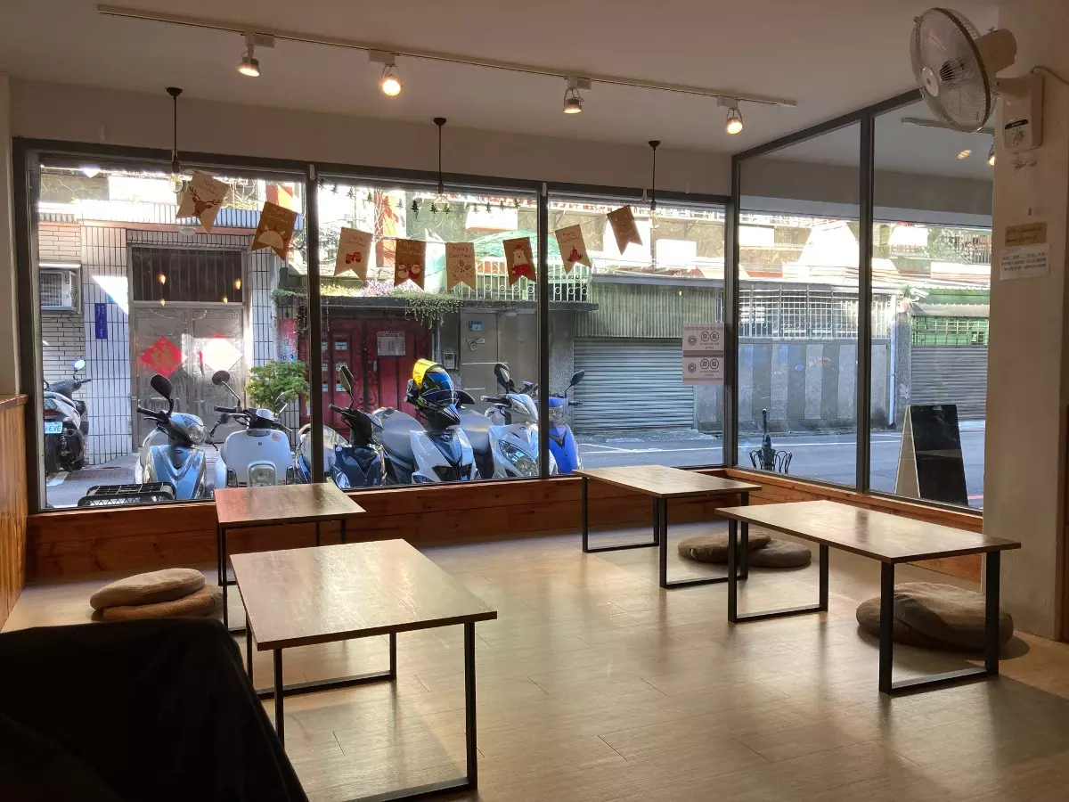 板橋早午餐 | Café Wanderer 咖啡浪遊早午餐 近捷運新補站 有插座 - HaLo旅遊趣